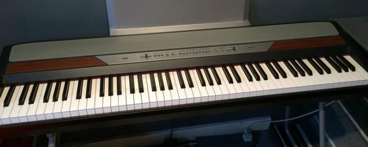 Avis sur le piano Korg SP-250 : notre test complet (2019)